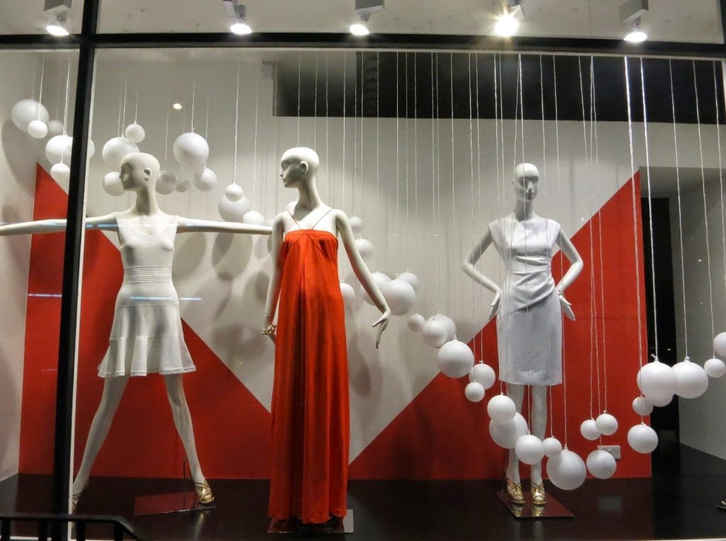 Window Display Ideas -12 Successful Tips | Mills Display NZ